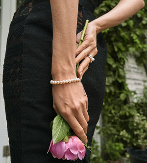 Gingiberi Elegant Aurora Pearl Bracelet – Timeless & Versatile Jewelry
